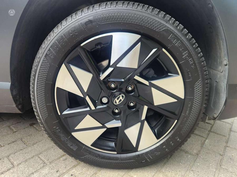 Balts Hyundai Kona 2024 Tauragė, ar dzinēja tilpumu 1.60 L un nobraukumu 148 tūkst. km par 18600 €, foto 9 vietnē AUTOMOTO.COM.LV