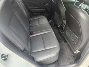 Balts Hyundai Kona 2024 Tauragė, ar dzinēja tilpumu 1.60 L un nobraukumu 148 tūkst. km par 18600 €, foto 11 vietnē AUTOMOTO.COM.LV