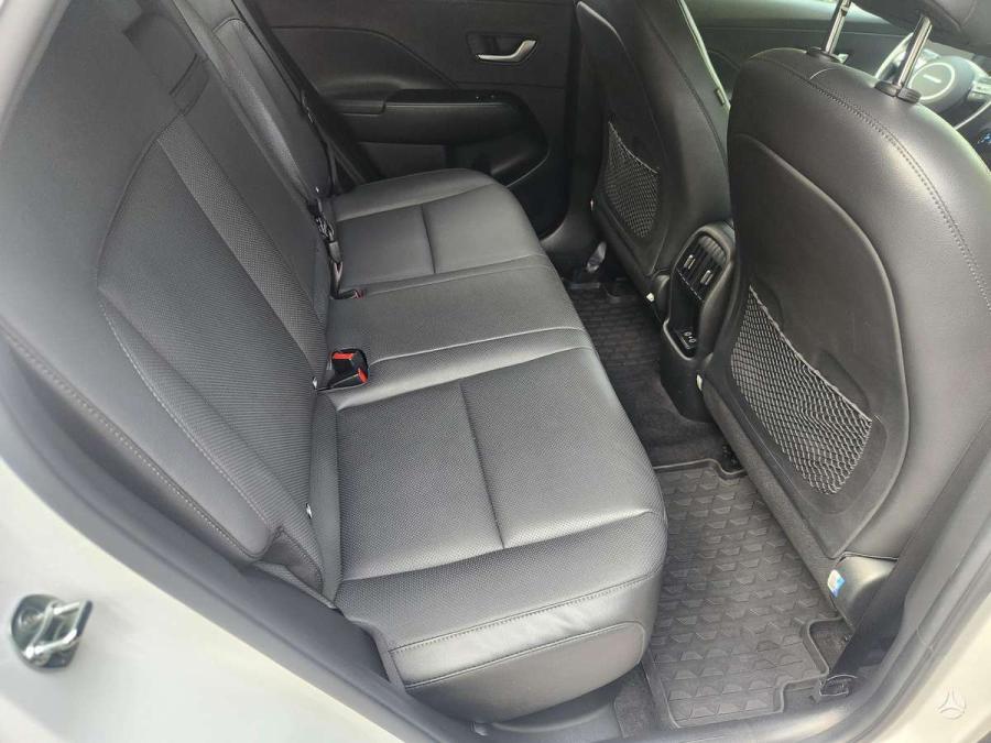 Balts Hyundai Kona 2024 Tauragė, ar dzinēja tilpumu 1.60 L un nobraukumu 148 tūkst. km par 18600 €, foto 11 vietnē AUTOMOTO.COM.LV