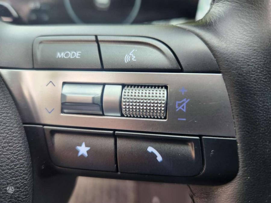 Balts Hyundai Kona 2024 Tauragė, ar dzinēja tilpumu 1.60 L un nobraukumu 148 tūkst. km par 18600 €, foto 19 vietnē AUTOMOTO.COM.LV