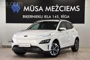 Белый Хендай Кона 2024 в Рига, объемом двигателя 1.60 л и пробегом 7 тыс. км за 24990 €, фото  на AUTOMOTO.COM.LV