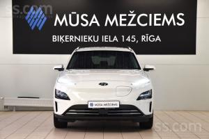 Balts Hyundai Kona 2024 Rīga, ar dzinēja tilpumu 1.60 L un nobraukumu 7 tūkst. km par 24990 €, foto 3 vietnē AUTOMOTO.COM.LV