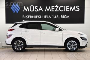 Balts Hyundai Kona 2024 Rīga, ar dzinēja tilpumu 1.60 L un nobraukumu 7 tūkst. km par 24990 €, foto 5 vietnē AUTOMOTO.COM.LV