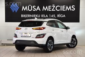 Balts Hyundai Kona 2024 Rīga, ar dzinēja tilpumu 1.60 L un nobraukumu 7 tūkst. km par 24990 €, foto 7 vietnē AUTOMOTO.COM.LV