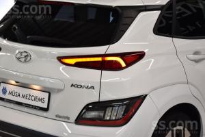 Balts Hyundai Kona 2024 Rīga, ar dzinēja tilpumu 1.60 L un nobraukumu 7 tūkst. km par 24990 €, foto 10 vietnē AUTOMOTO.COM.LV