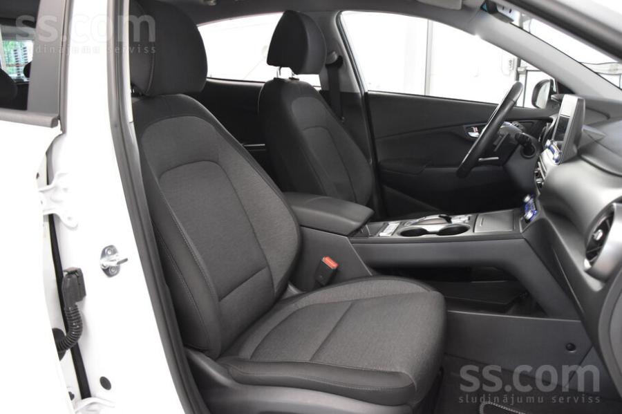 Balts Hyundai Kona 2024 Rīga, ar dzinēja tilpumu 1.60 L un nobraukumu 7 tūkst. km par 24990 €, foto 16 vietnē AUTOMOTO.COM.LV