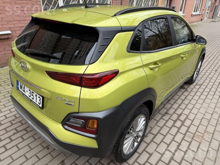 Yellow Hyundai Kona 2018 in Riga, with an engine capacity of 1.60 L and mileage of 64 thousand km for 13500 €, photo 3 on AUTOMOTO.COM.LV