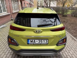 Yellow Hyundai Kona 2018 in Riga, with an engine capacity of 1.60 L and mileage of 64 thousand km for 13500 €, photo 7 on AUTOMOTO.COM.LV
