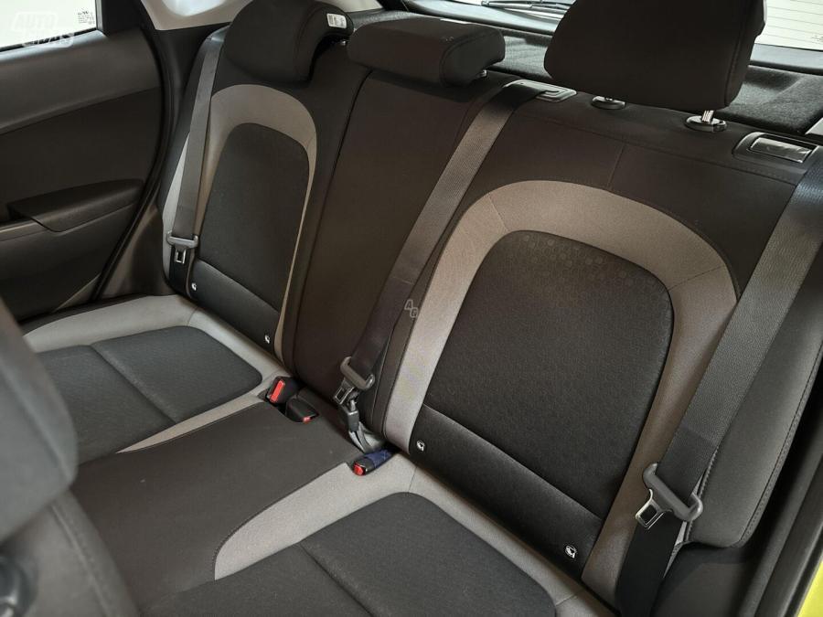 Yellow Hyundai Kona 2018 in Vilnius, with an engine capacity of 1.00 L and mileage of 40 thousand km for 12000 €, photo 15 on AUTOMOTO.COM.LV