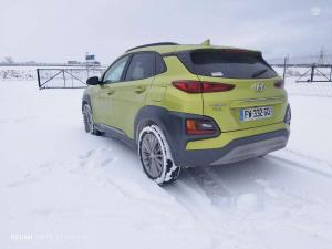 Yellow Hyundai Kona 2021 in Klaipeda, with an engine capacity of 1.60 L and mileage of 72 thousand km for 10900 €, photo 2 on AUTOMOTO.COM.LV