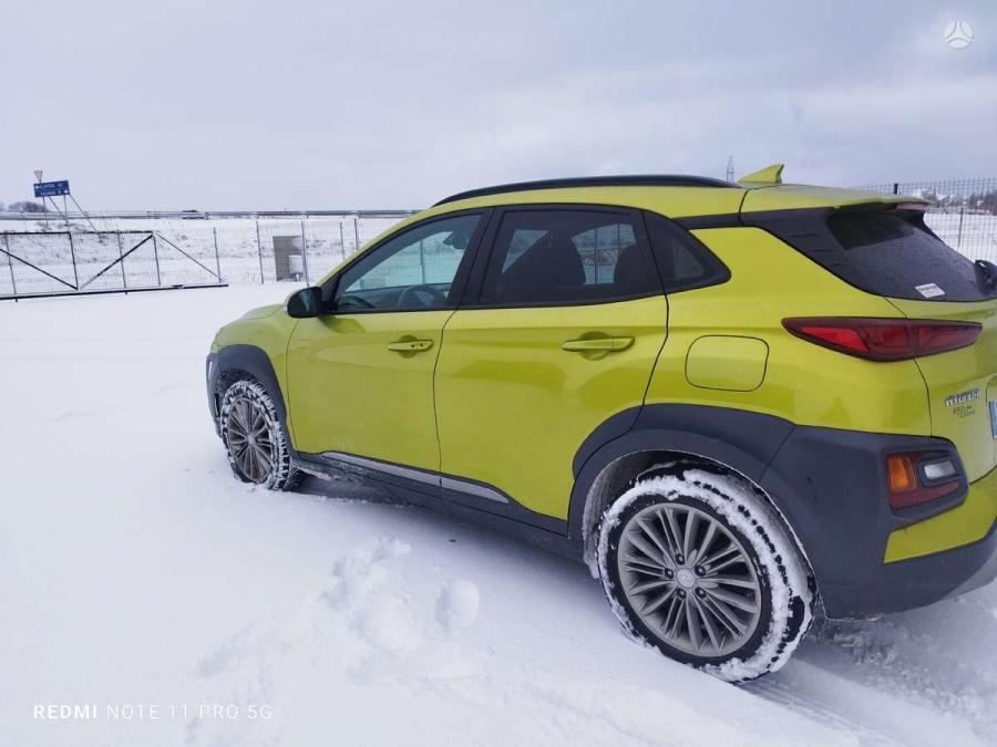 Yellow Hyundai Kona 2021 in Klaipeda, with an engine capacity of 1.60 L and mileage of 72 thousand km for 10900 €, photo 5 on AUTOMOTO.COM.LV