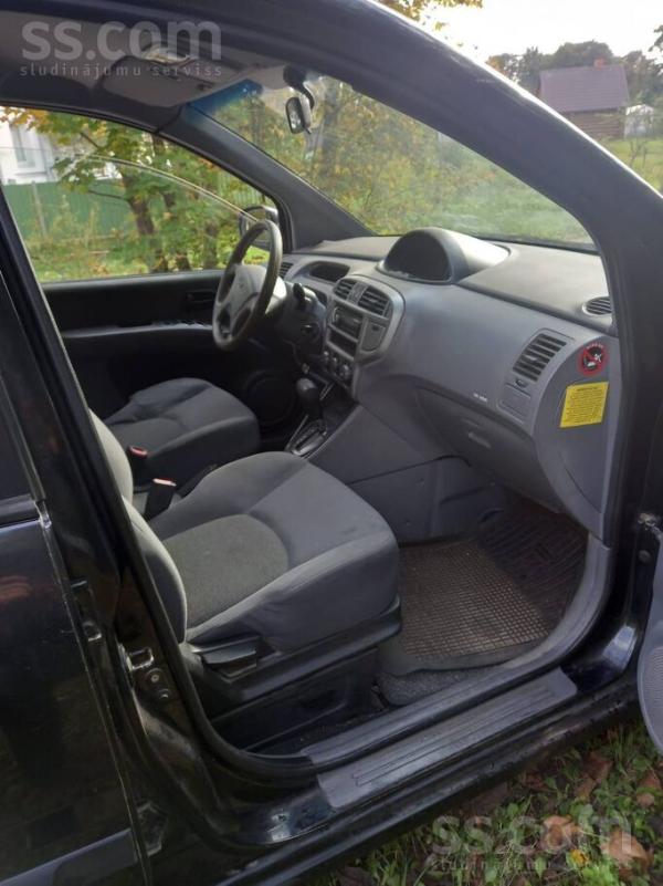 Black Hyundai Matrix 2007 in Daugavpils, with an engine capacity of 1.80 L and mileage of 195 thousand km for 950 €, photo 6 on AUTOMOTO.COM.LV