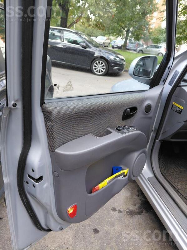 Grey Hyundai Matrix 2006 in Riga, with an engine capacity of 1.60 L and mileage of 108 thousand km for 1400 €, photo 5 on AUTOMOTO.COM.LV