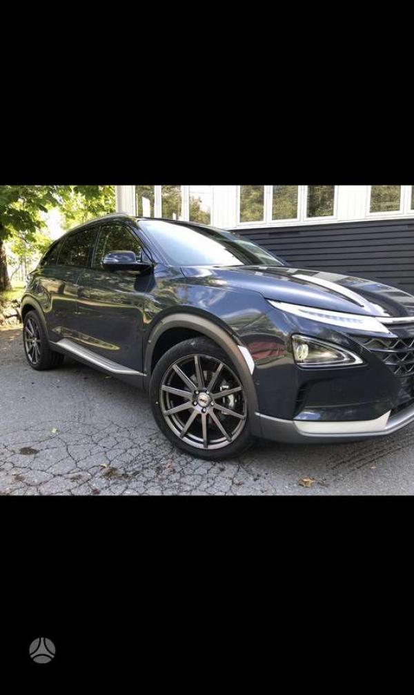 Black Hyundai NEXO 2018 in Kaunas, with an engine capacity of 0.00 L and mileage of 61 thousand km for 3500 €, photo 1 on AUTOMOTO.COM.LV