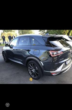 Black Hyundai NEXO 2018 in Kaunas, with an engine capacity of 0.00 L and mileage of 61 thousand km for 3500 €, photo 4 on AUTOMOTO.COM.LV