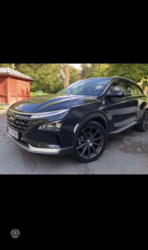 Black Hyundai NEXO 2018 in Kaunas, with an engine capacity of 0.00 L and mileage of 61 thousand km for 3500 €, photo 4 on AUTOMOTO.COM.LV