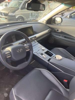Black Hyundai NEXO 2018 in Kaunas, with an engine capacity of 0.00 L and mileage of 61 thousand km for 3500 €, photo 6 on AUTOMOTO.COM.LV