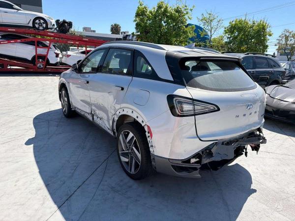 Grey Hyundai NEXO 2019 in Kaunas, with an engine capacity of 0.00 L and mileage of 124 thousand km for 6800 €, photo 9 on AUTOMOTO.COM.LV