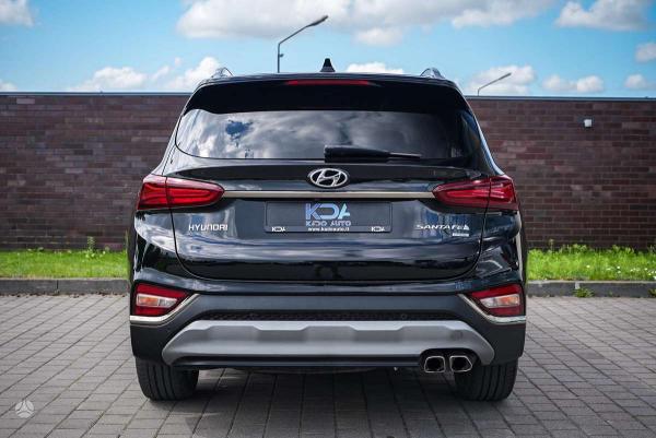 Black Hyundai Santa Cruz 2019 in Marijampole, with an engine capacity of 2.20 L and mileage of 162 thousand km for 21450 €, photo 10 on AUTOMOTO.COM.LV