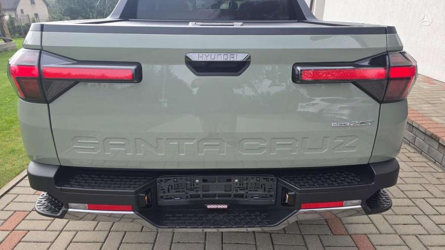 Green Hyundai Santa Cruz 2022 in Alytus, with an engine capacity of 2.50 L and mileage of 37 thousand km for 22900 €, photo 5 on AUTOMOTO.COM.LV