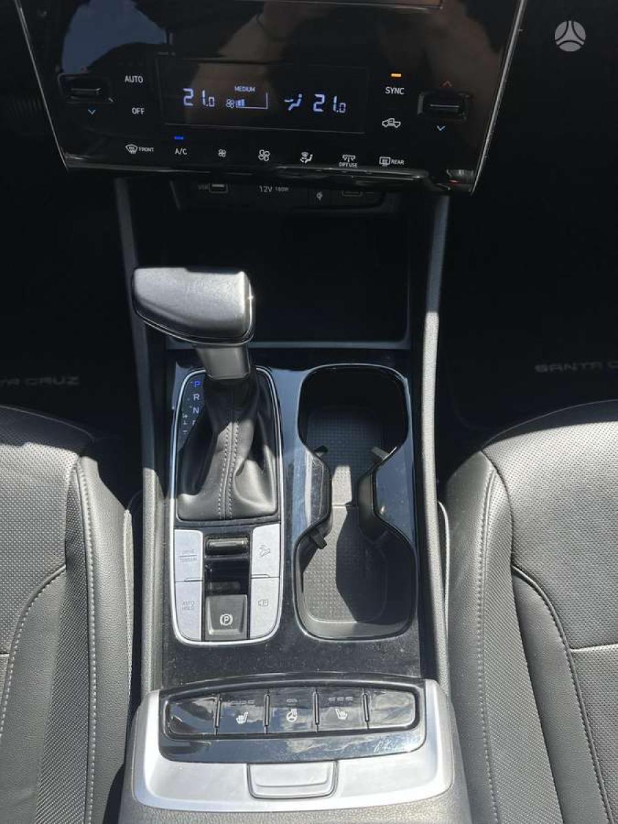 Green Hyundai Santa Cruz 2022 in Alytus, with an engine capacity of 2.50 L and mileage of 37 thousand km for 22900 €, photo 26 on AUTOMOTO.COM.LV