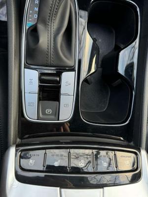 Grey Hyundai Santa Cruz 2022 in Klaipeda, with an engine capacity of 2.50 L and mileage of 22 thousand km for 29800 €, photo 15 on AUTOMOTO.COM.LV