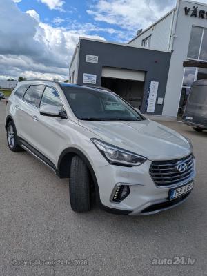 Smilšu krāsa Hyundai Santa Fe 2017 Tallina, ar dzinēja tilpumu 2.20 L un nobraukumu 258 tūkst. km par 16500 €, foto  vietnē AUTOMOTO.COM.LV