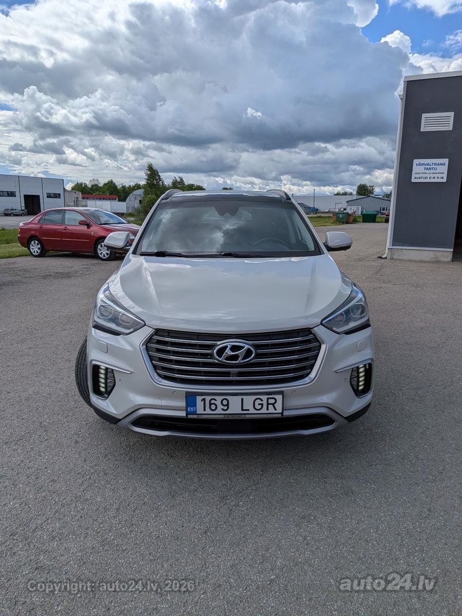 Smilšu krāsa Hyundai Santa Fe 2017 Tallina, ar dzinēja tilpumu 2.20 L un nobraukumu 258 tūkst. km par 16500 €, foto 3 vietnē AUTOMOTO.COM.LV