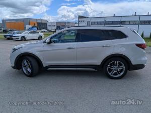 Smilšu krāsa Hyundai Santa Fe 2017 Tallina, ar dzinēja tilpumu 2.20 L un nobraukumu 258 tūkst. km par 16500 €, foto 4 vietnē AUTOMOTO.COM.LV