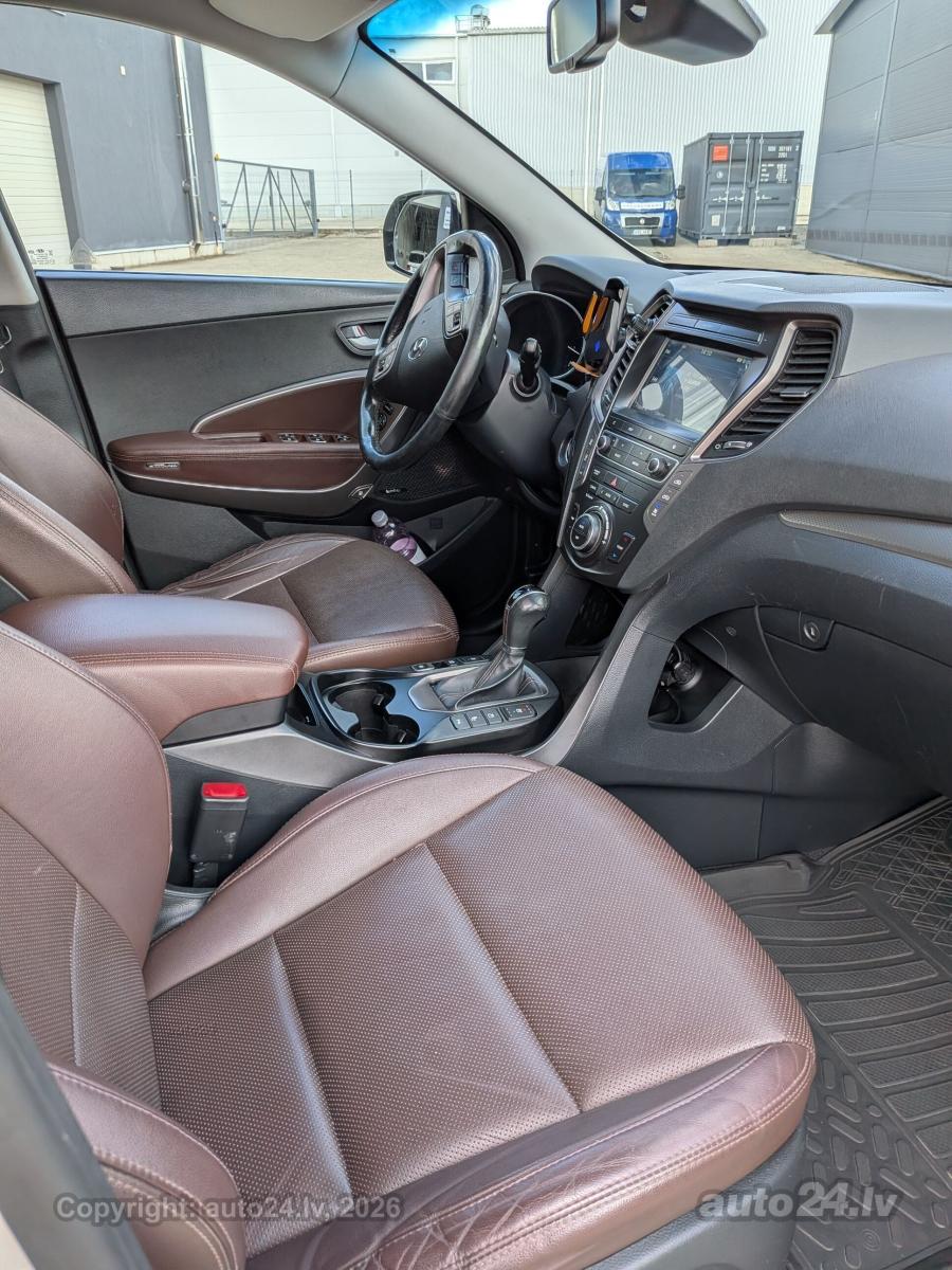 Smilšu krāsa Hyundai Santa Fe 2017 Tallina, ar dzinēja tilpumu 2.20 L un nobraukumu 258 tūkst. km par 16500 €, foto 7 vietnē AUTOMOTO.COM.LV