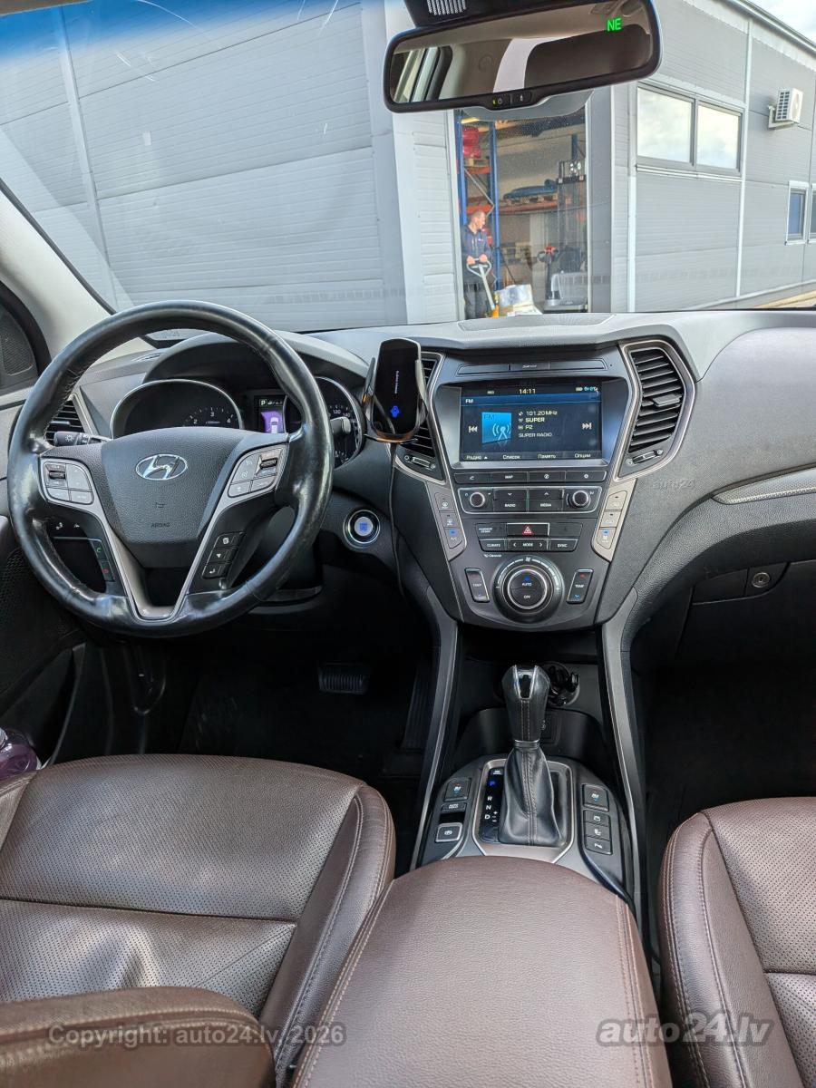 Smilšu krāsa Hyundai Santa Fe 2017 Tallina, ar dzinēja tilpumu 2.20 L un nobraukumu 258 tūkst. km par 16500 €, foto 8 vietnē AUTOMOTO.COM.LV