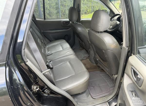 Melns Hyundai Santa Fe 2001 Viļņa, ar dzinēja tilpumu 2.00 L un nobraukumu 272 tūkst. km par 1450 €, foto 8 vietnē AUTOMOTO.COM.LV