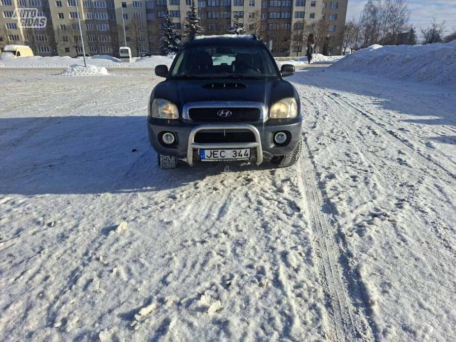 Black Hyundai Santa Fe 2002 in Telschi, with an engine capacity of 2.00 L and mileage of 280 thousand km for 1500 €, photo 3 on AUTOMOTO.COM.LV