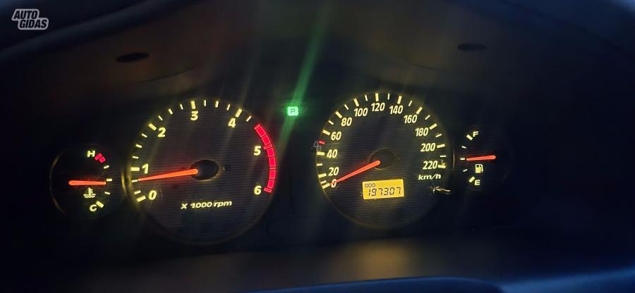 Black Hyundai Santa Fe 2003 in Vilnius, with an engine capacity of 2.00 L and mileage of 197 thousand km for 2800 €, photo 18 on AUTOMOTO.COM.LV