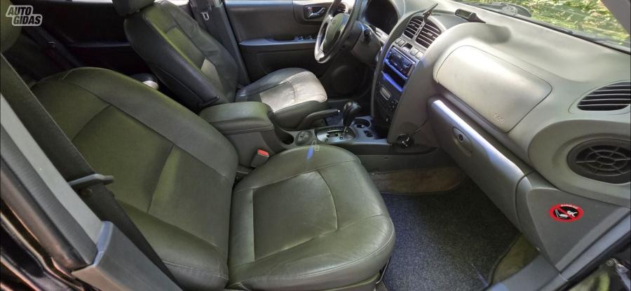 Melns Hyundai Santa Fe 2003 Viļņa, ar dzinēja tilpumu 2.00 L un nobraukumu 198 tūkst. km par 2000 €, foto 11 vietnē AUTOMOTO.COM.LV