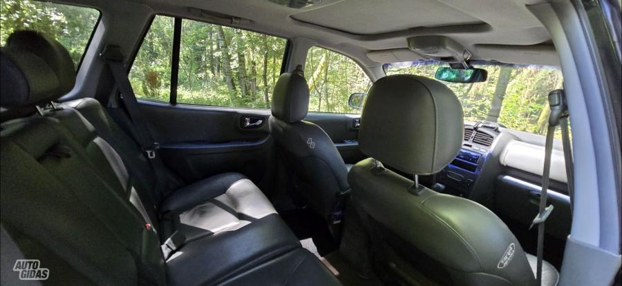 Melns Hyundai Santa Fe 2003 Viļņa, ar dzinēja tilpumu 2.00 L un nobraukumu 198 tūkst. km par 2000 €, foto 13 vietnē AUTOMOTO.COM.LV
