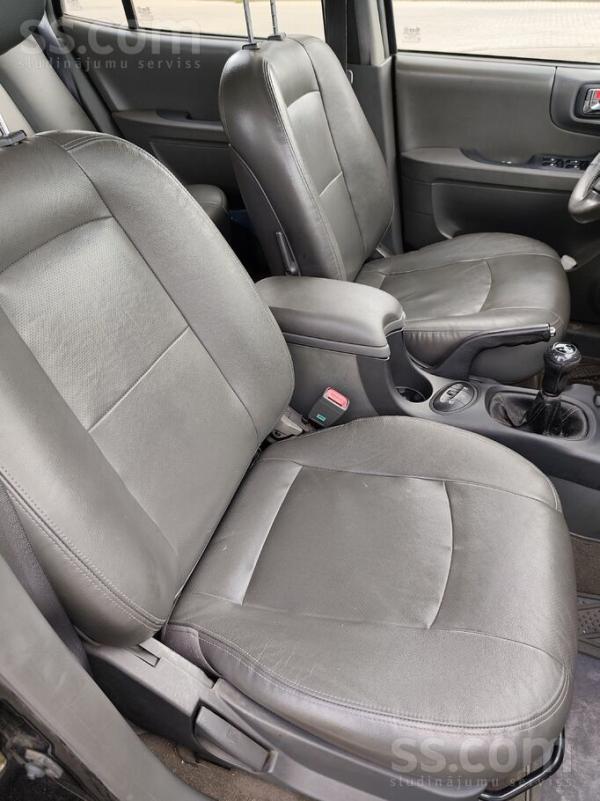 Melns Hyundai Santa Fe 2004 Rīga, ar dzinēja tilpumu 2.40 L un nobraukumu 0 tūkst. km par 950 €, foto 6 vietnē AUTOMOTO.COM.LV