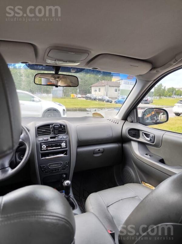 Melns Hyundai Santa Fe 2004 Rīga, ar dzinēja tilpumu 2.40 L un nobraukumu 0 tūkst. km par 950 €, foto 8 vietnē AUTOMOTO.COM.LV
