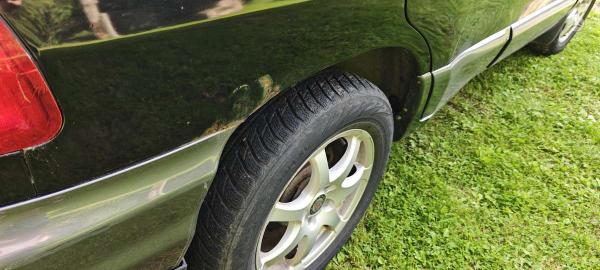 Black Hyundai Santa Fe 2004 in Siauliai, with an engine capacity of 2.40 L and mileage of 213 thousand km for 900 €, photo 8 on AUTOMOTO.COM.LV