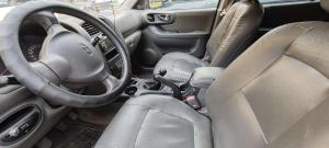 Black Hyundai Santa Fe 2004 in Siauliai, with an engine capacity of 2.40 L and mileage of 213 thousand km for 900 €, photo 16 on AUTOMOTO.COM.LV