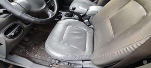 Black Hyundai Santa Fe 2004 in Siauliai, with an engine capacity of 2.40 L and mileage of 213 thousand km for 900 €, photo 17 on AUTOMOTO.COM.LV