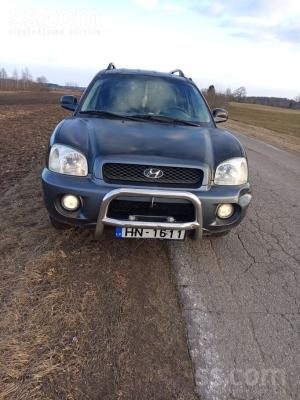 Black Hyundai Santa Fe 2005 in Preili, with an engine capacity of 2.00 L and mileage of 300 thousand km for 1800 €, photo  on AUTOMOTO.COM.LV