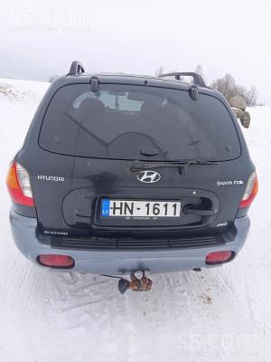 Melns Hyundai Santa Fe 2005 Preiļi, ar dzinēja tilpumu 2.00 L un nobraukumu 300 tūkst. km par 2100 €, foto 5 vietnē AUTOMOTO.COM.LV