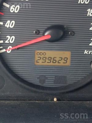 Melns Hyundai Santa Fe 2005 Preiļi, ar dzinēja tilpumu 2.00 L un nobraukumu 300 tūkst. km par 2100 €, foto 6 vietnē AUTOMOTO.COM.LV