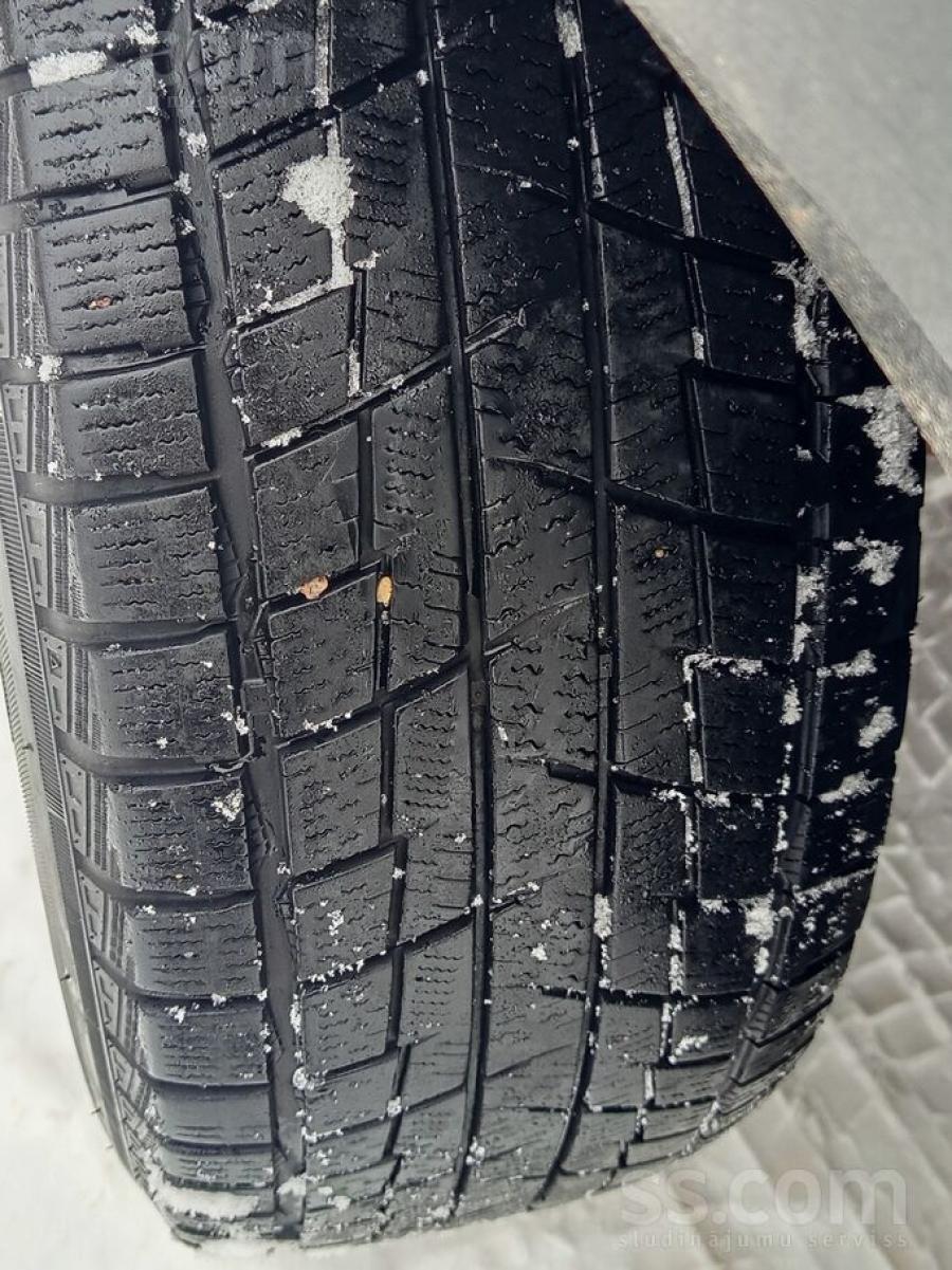 Melns Hyundai Santa Fe 2005 Preiļi, ar dzinēja tilpumu 2.00 L un nobraukumu 300 tūkst. km par 2100 €, foto 11 vietnē AUTOMOTO.COM.LV