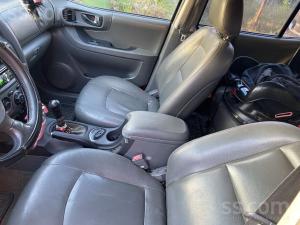 Melns Hyundai Santa Fe 2005 Ventspils, ar dzinēja tilpumu 2.00 L un nobraukumu 287 tūkst. km par 1100 €, foto 4 vietnē AUTOMOTO.COM.LV