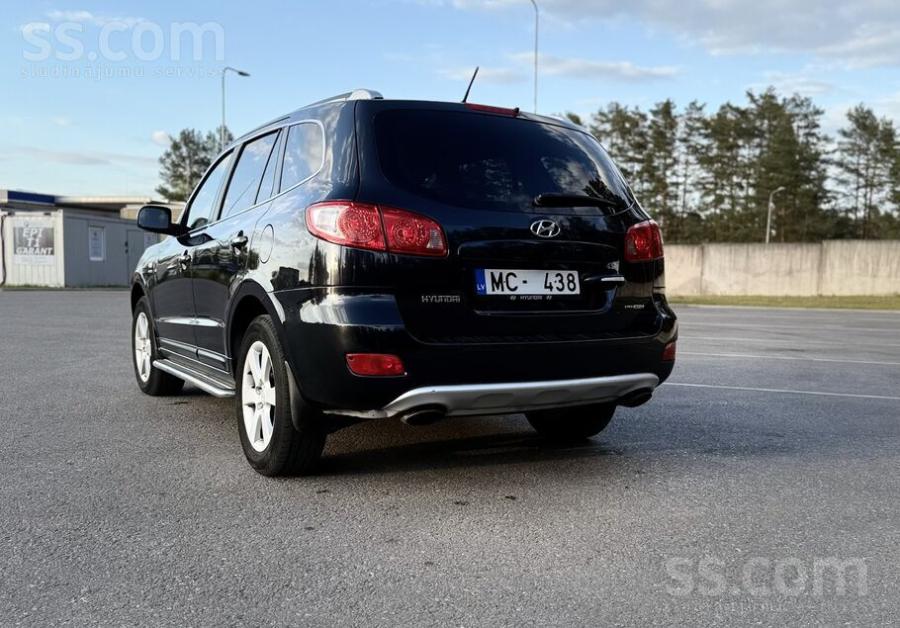Melns Hyundai Santa Fe 2006 Krāslava, ar dzinēja tilpumu 2.20 L un nobraukumu 280 tūkst. km par 5000 €, foto 4 vietnē AUTOMOTO.COM.LV