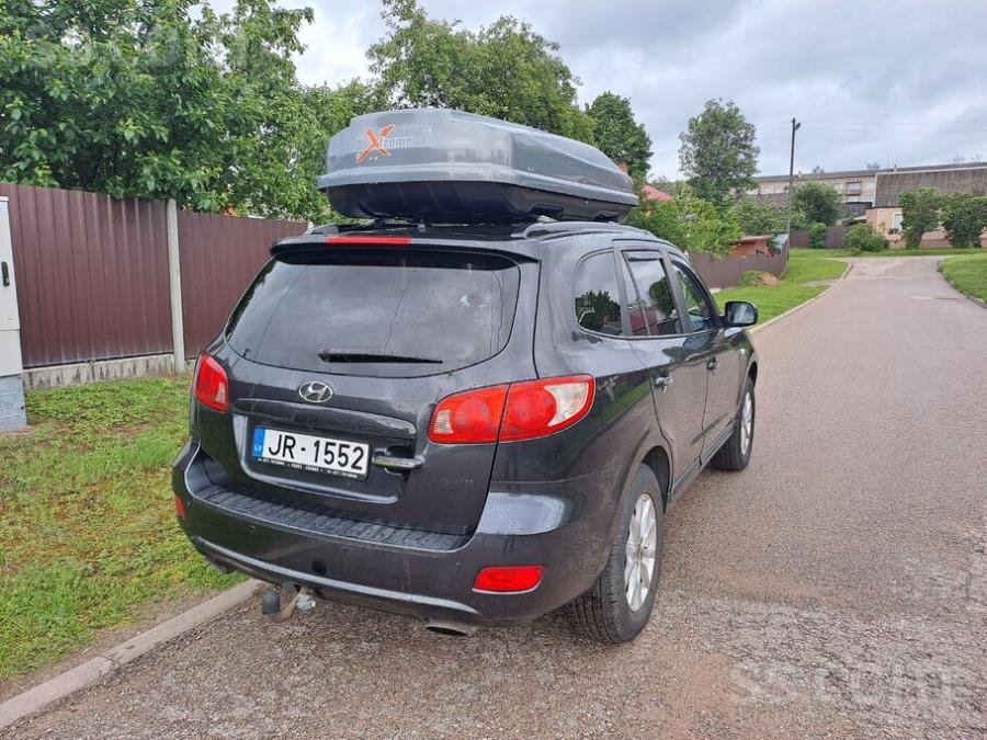 Black Hyundai Santa Fe 2006 in Daugavpils, with an engine capacity of 2.20 L and mileage of 212 thousand km for 7350 €, photo 4 on AUTOMOTO.COM.LV