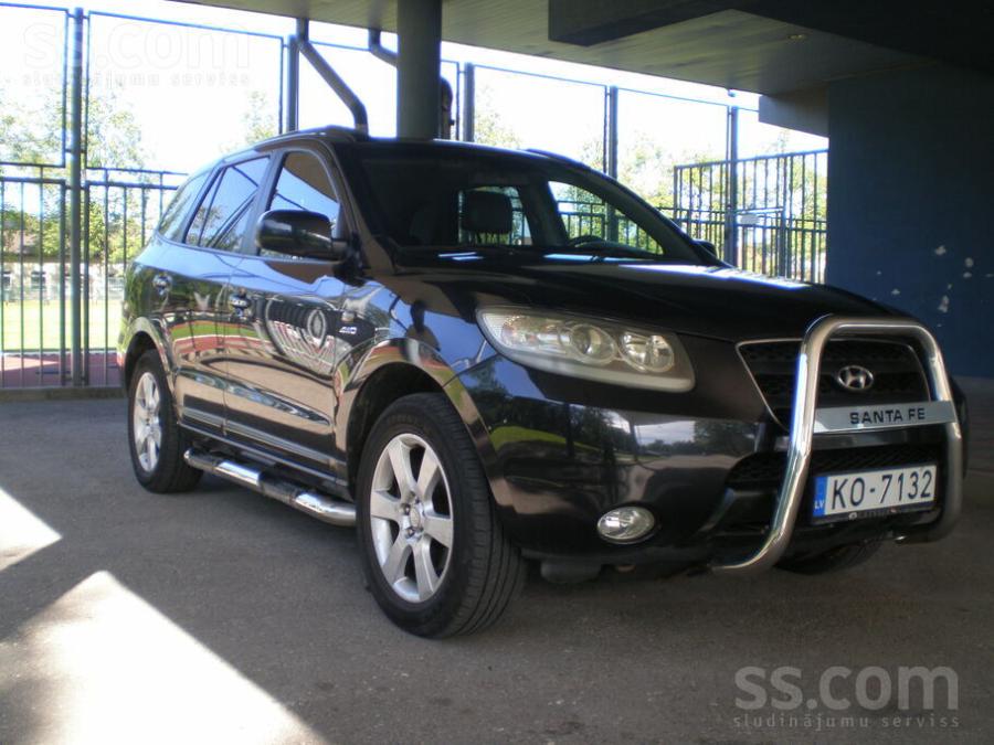 Black Hyundai Santa Fe 2006 in Jelgava, with an engine capacity of 2.20 L and mileage of 320 thousand km for 3750 €, photo 5 on AUTOMOTO.COM.LV