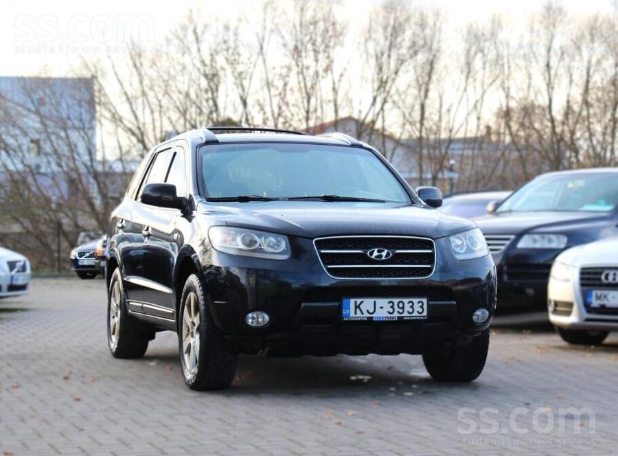 Black Hyundai Santa Fe 2006 in Rezekne, with an engine capacity of 2.20 L and mileage of 312 thousand km for 3495 €, photo 2 on AUTOMOTO.COM.LV